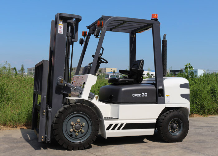 3 Ton Diesel Industrial Forklift Truck With Automatic Transmission And ...