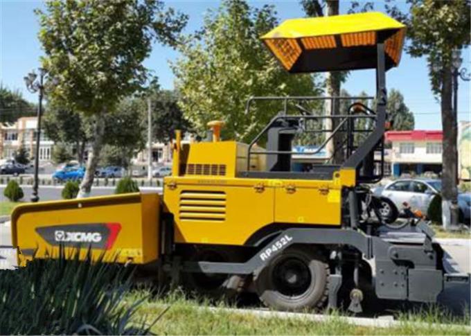 4.5m * 150mm Asphalt Paver Machine with Water Cooling Diesel Engine ...